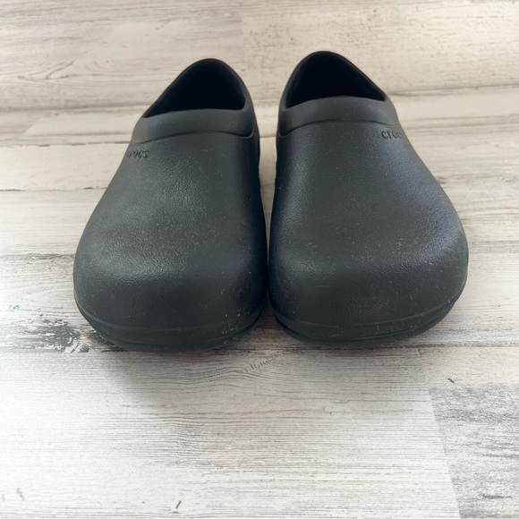 CROCS | Shoes | Crocs Mens Size 2 On The Clock Slip On Clogs Closed Toe ...